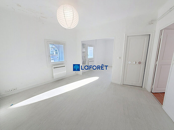 Appartement à vendre - Hyères, Gare, Godillot - 3 pièces - 2 chambres