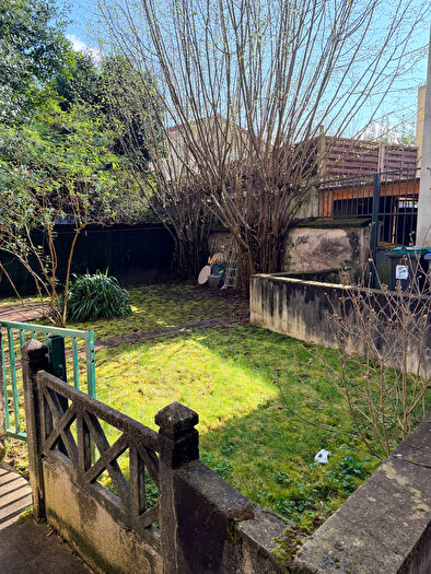 Choisy-le-Roi, Centre-ville, Parc Prairie, Hautes Bornes : Appartement 2 pièces à louer