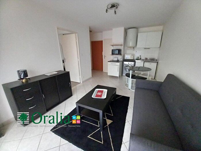 Charles de Gaulle, Dijon : Appartement 2 pièces à louer