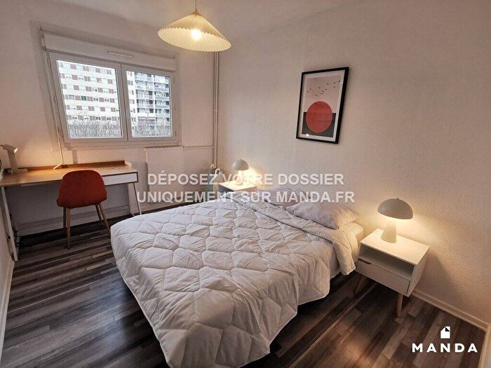 Appartement à louer - Le Mas, Vaulx-en-Velin - 4 pièces - 3 chambres