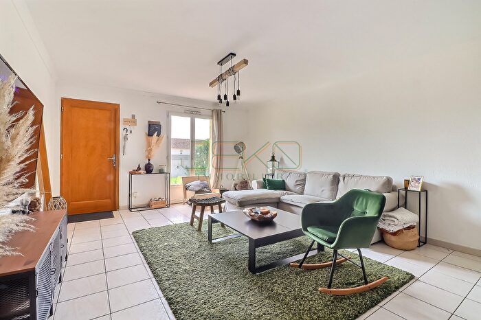 Maison à vendre - Nîmes, Route dArles - 5 pièces - 4 chambres