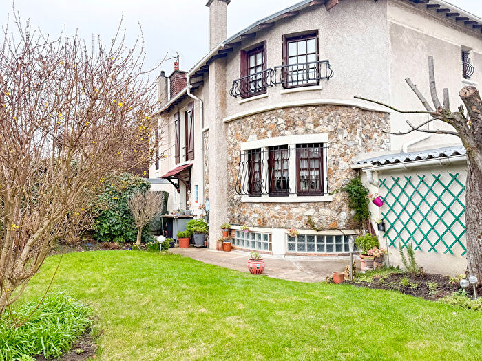 Maison à vendre - Épinay-sur-Seine, Les Béatus, Les Mobiles, La Briche, Bluementhal - 5 pièces - 3 chambres