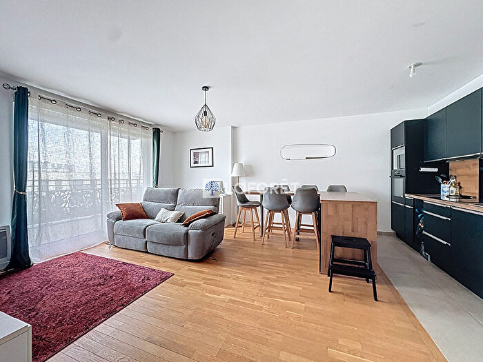 Appartement à vendre - Saint-Cyr-lécole, Centre-ville - 3 pièces - 2 chambres