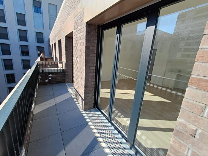 Appartement à louer - Bobigny, Centre-ville - 4 pièces - 3 chambres