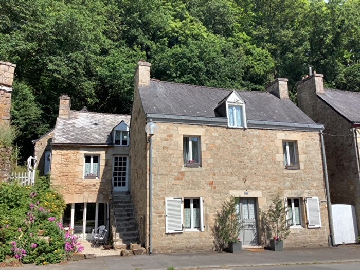 Maison à vendre - Guémené-sur-Scorff - 5 pièces - 4 chambres