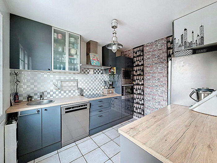 Maison à vendre - Villiers-sur-Morin - 5 pièces - 4 chambres