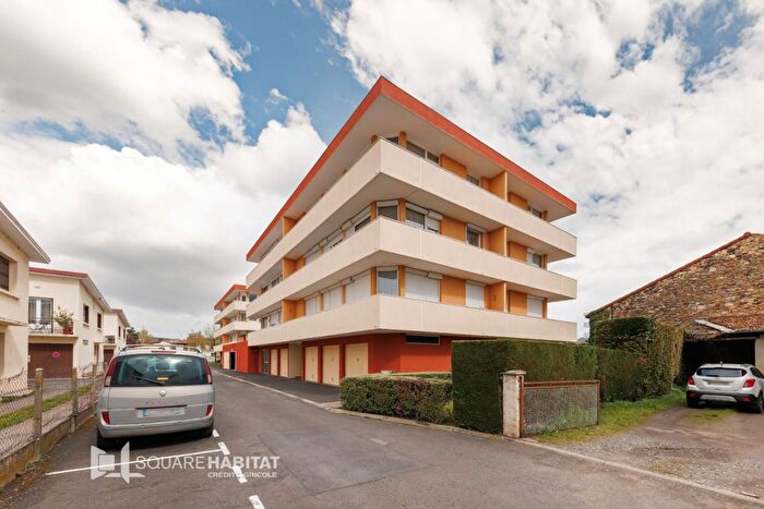 Appartement à louer - Issoire, Centre-ville, Barrière - 4 pièces - 2 chambres