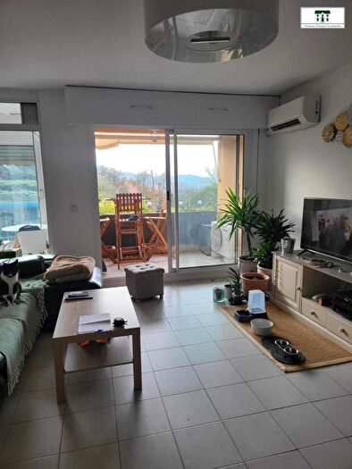 Appartement à louer - Marseille e , Saint-Barnabé - 2 pièces - 1 chambre