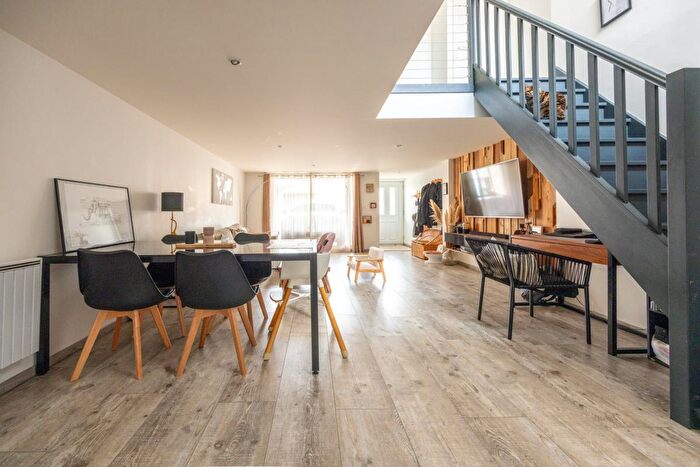 Maison à vendre - Saint-Colomban - 3 pièces - 2 chambres