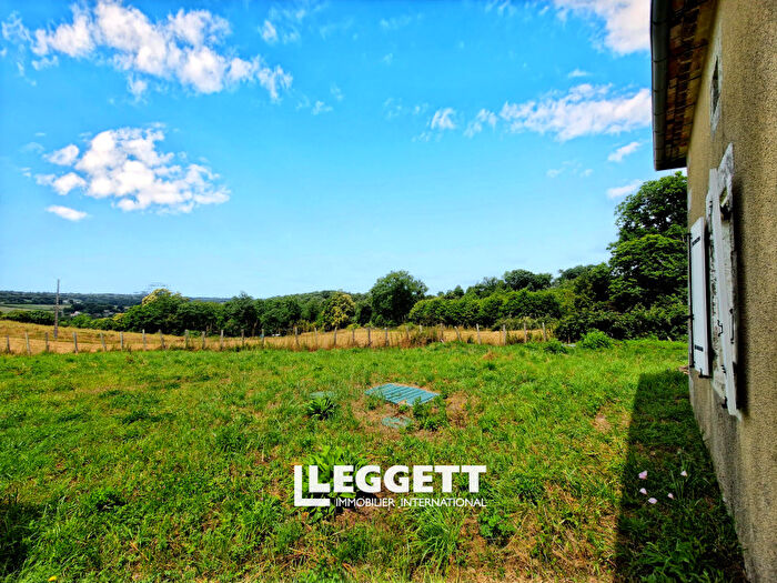 Maison 7 pièces à Villebois-Lavalette, à vendre