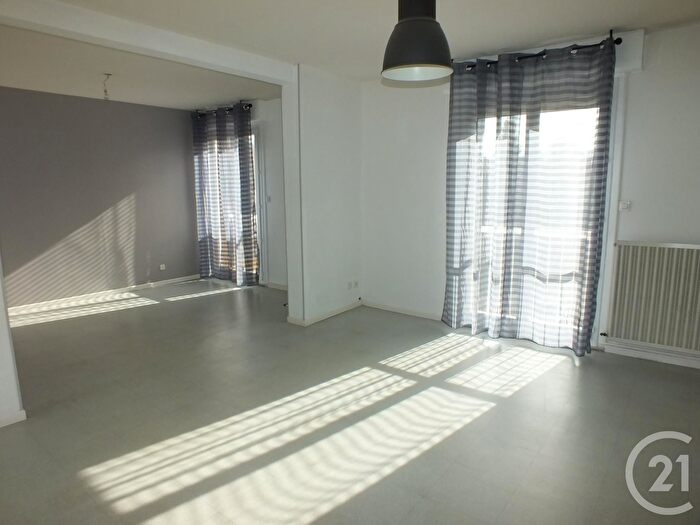 Appartement à louer - Lannemezan - 4 pièces - 3 chambres