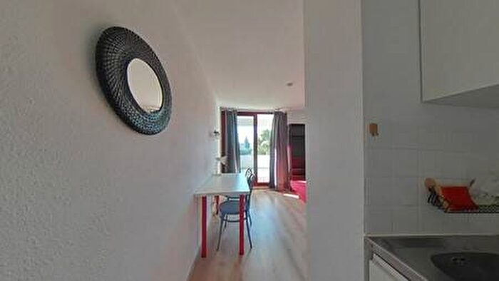 Appartement à louer - Pont de lArc, Aix en Provence - 1 pièce