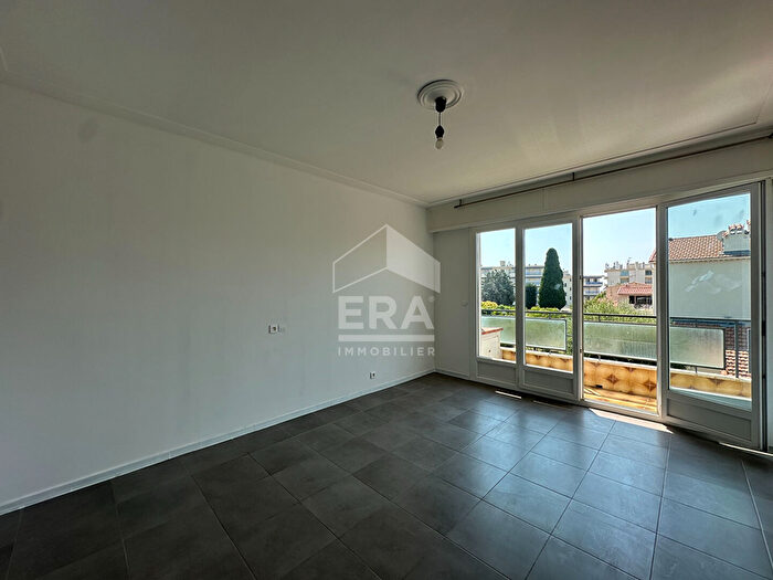 Cagnes-sur-Mer, Les Bréguières : Appartement 3 pièces à vendre