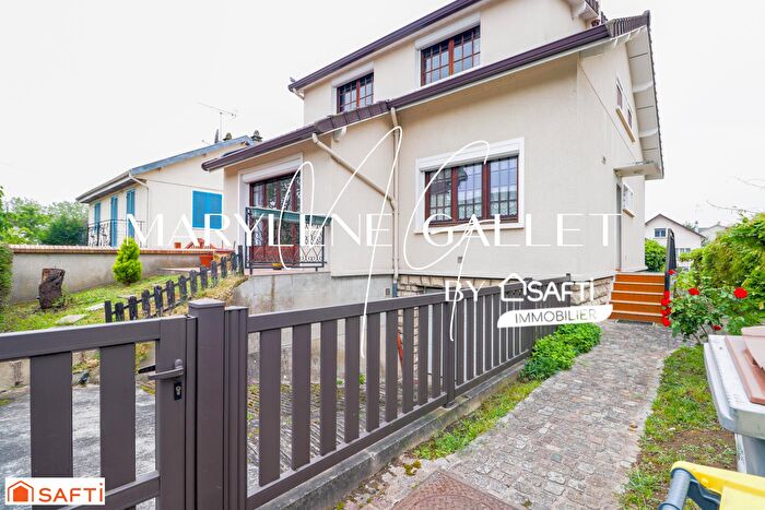 Achères, Chêne Feuillu : Maison 7 pièces à vendre