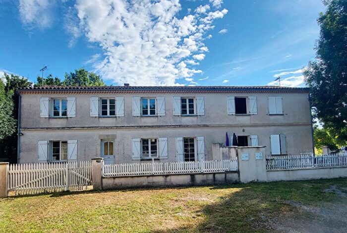 Maison 9 pièces à Néré, à vendre