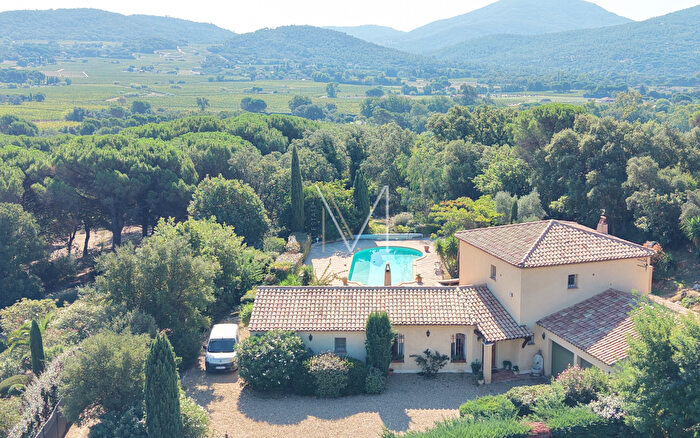 Le Plan-de-la-Tour : Maison 6 pièces à vendre