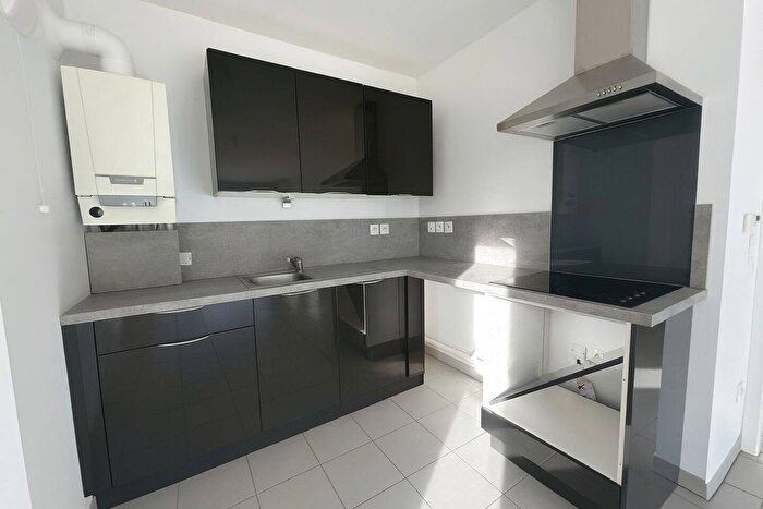 Appartement à louer - Clairmarais-Charles Arnould, Reims - 3 pièces - 2 chambres