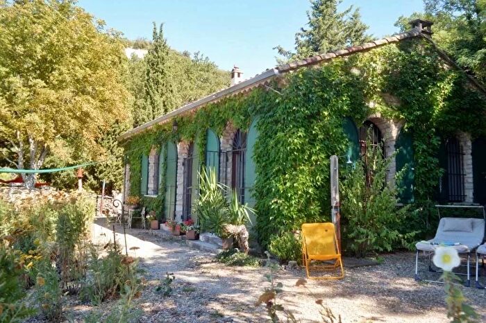 Maison à vendre - Saignon - 6 pièces - 3 chambres