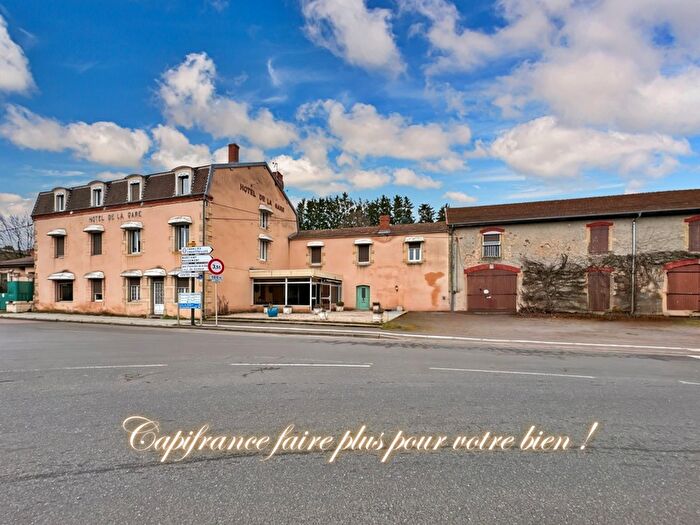 Maison à vendre - La Clayette - 13 pièces - 9 chambres