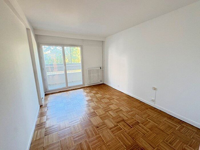 Appartement 4 pièces à Caluire-et-Cuire, Montessuy, à louer