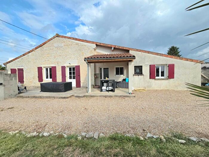 Maison à vendre - Chassors - 3 pièces - 2 chambres