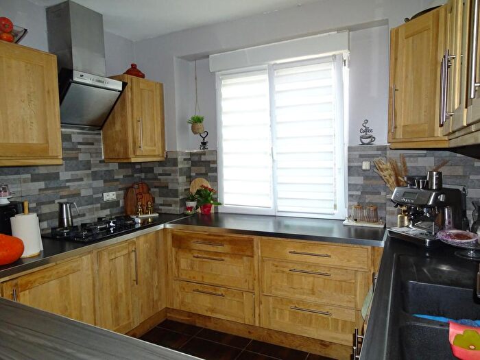 Maison à vendre - Gien, Centre-ville - 4 pièces - 3 chambres