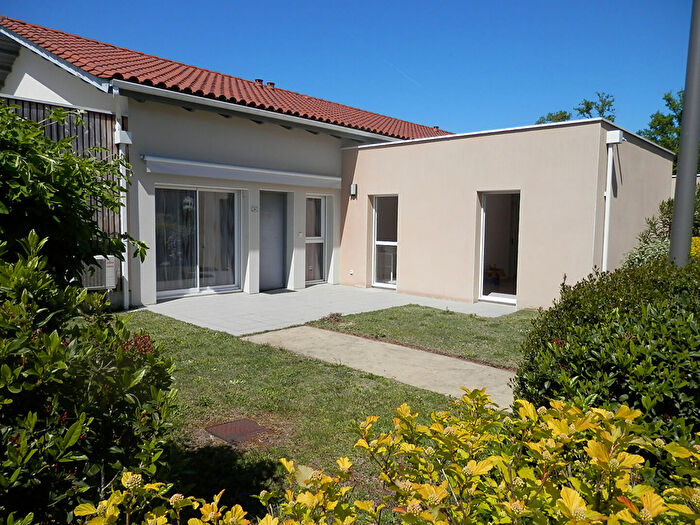 Maisons à vendre et appartements à louer - 1