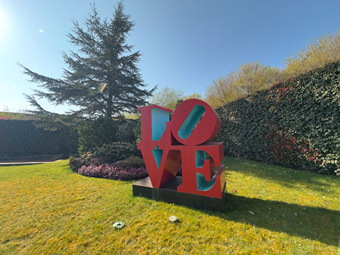 Maison à vendre - Magny-le-Hongre - 8 pièces - 7 chambres