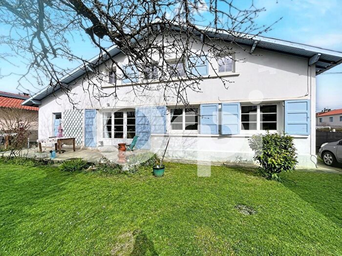 Maison à vendre - Gourdan-Polignan - 6 pièces - 5 chambres