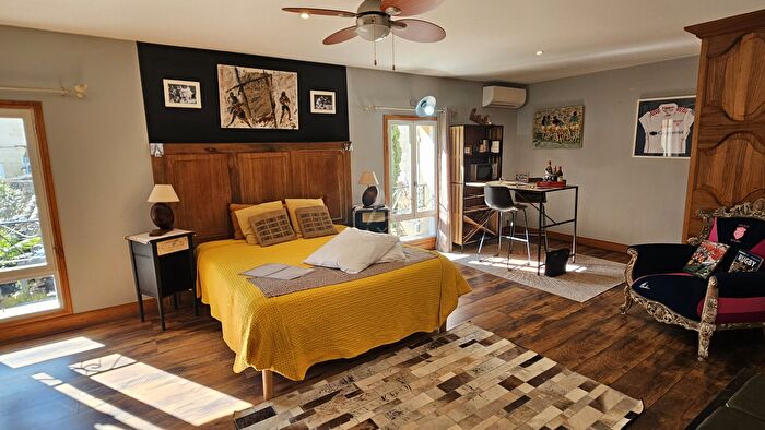 Maison à vendre - Saint-Émilion - 5 pièces - 4 chambres