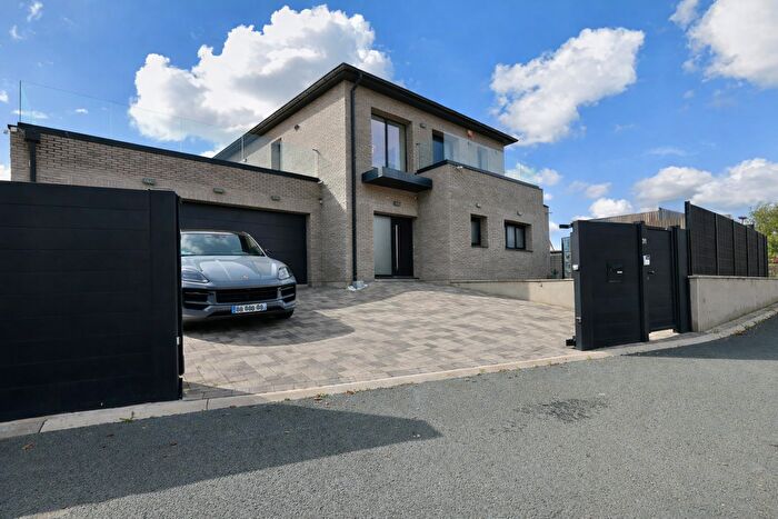 Maison à vendre - Mérignies - 6 pièces - 5 chambres