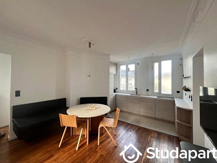 Appartement à louer - Les Perichets, Le Kremlin-Bicêtre - 1 pièce - 2 chambres