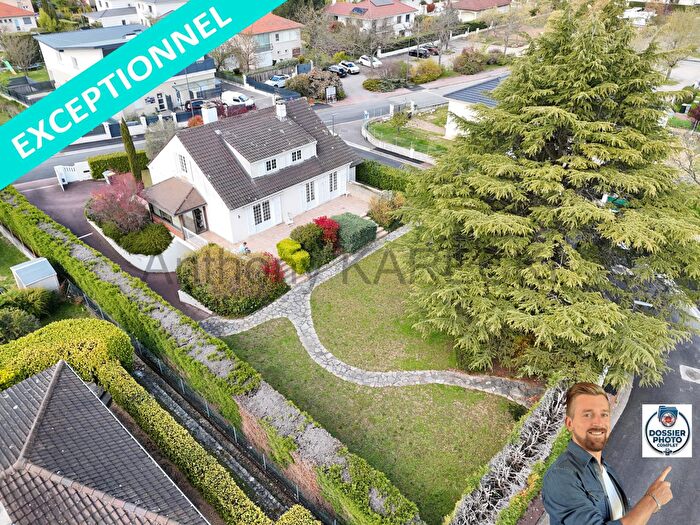 Chassieu : Maison 7 pièces à vendre