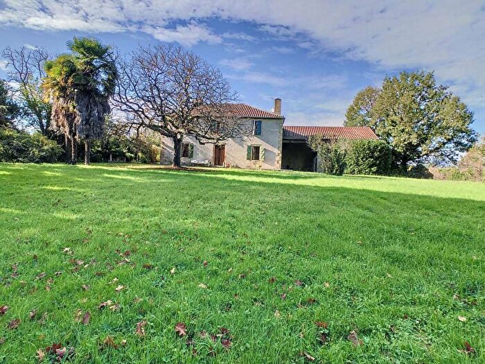 Maison à vendre - Mirande - 7 pièces - 4 chambres