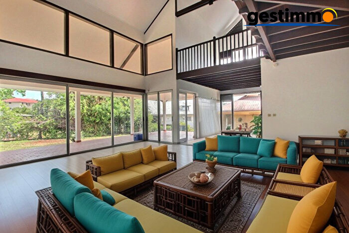 Maison à louer - Cayenne - 5 pièces - 4 chambres