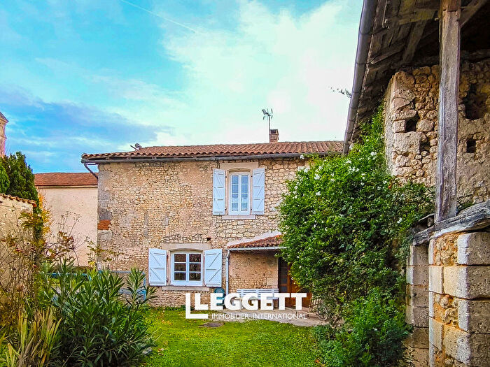 Maison à vendre - Barbezieux-Saint-Hilaire - 8 pièces - 5 chambres