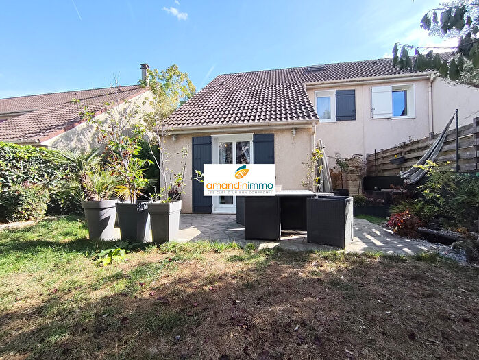 Vert-Saint-Denis - Maison 6 pièces à vendre