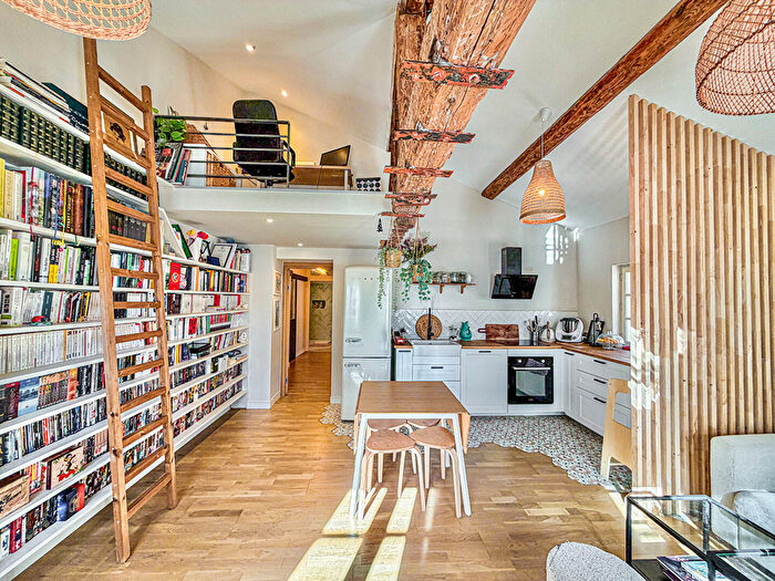 Appartement à vendre - Avignon, Palais des Papes, Zone Piétonne - 3 pièces - 2 chambres