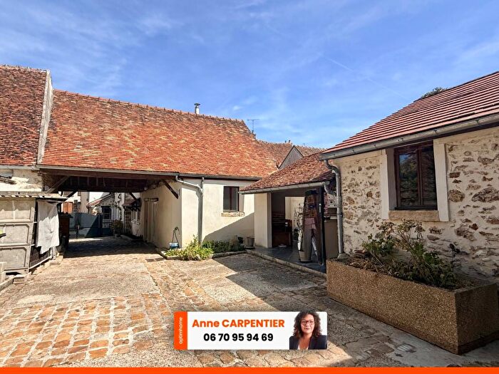 La Croix-en-Brie : Maison 5 pièces à vendre