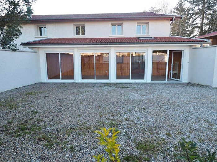 Bressolles : Appartement 5 pièces à louer