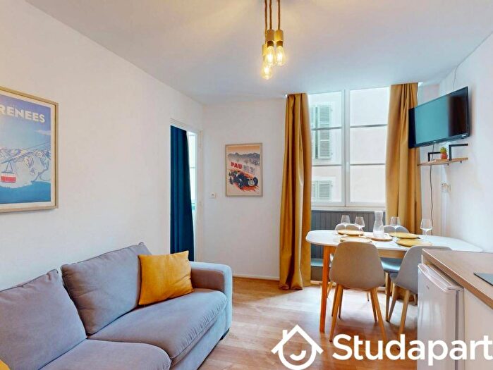 Appartement à louer - Centre Ville, Pau - 2 pièces - 1 chambre