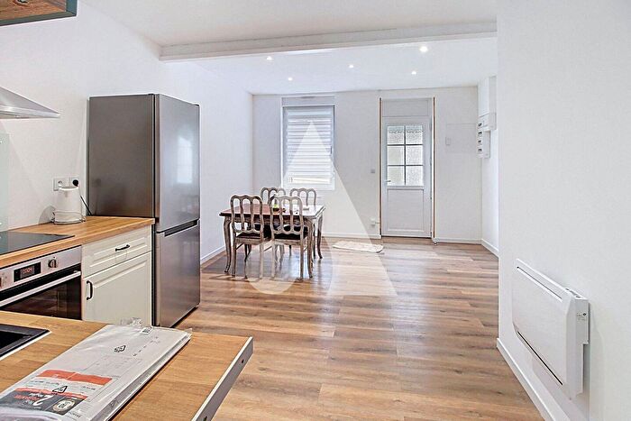 Maison à louer - Le Centre Ville, Sin-le-Noble - 5 pièces - 3 chambres