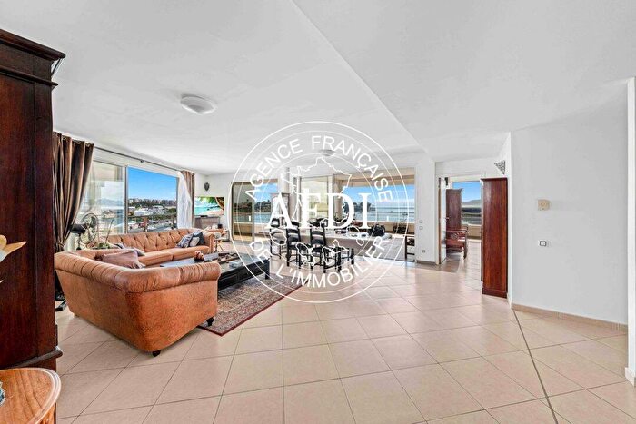 Appartement à louer - Fort-de-France - 4 pièces - 3 chambres