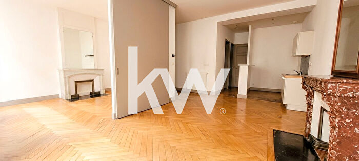 Appartement 3 pièces à Saint-Étienne, Crêt de Roc, à vendre