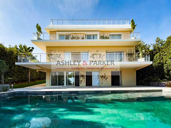 Maison à vendre - Antibes, Juan-les-Pins, Le Cap - 10 pièces - 7 chambres