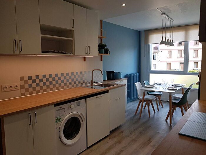 Appartement à louer - Le Bachut, Lyon ème - 6 pièces - 5 chambres
