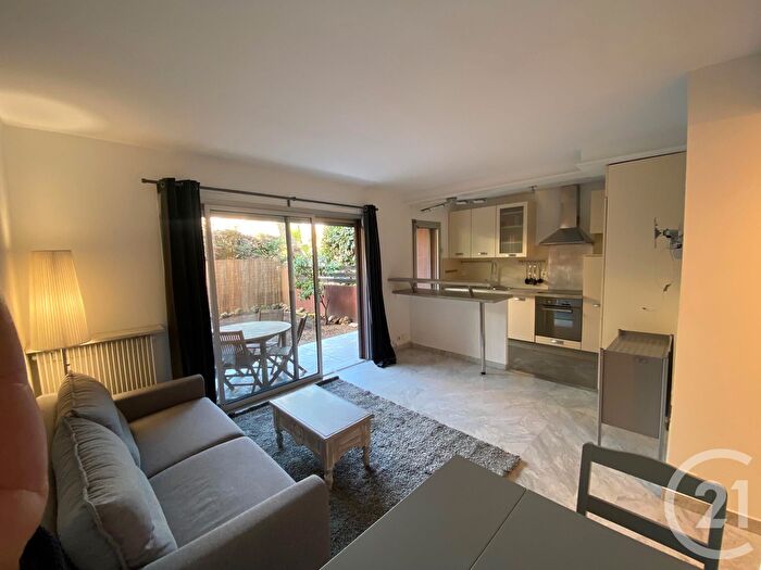 Appartement à louer - Le Cannet, Aubarède - 2 pièces - 1 chambre