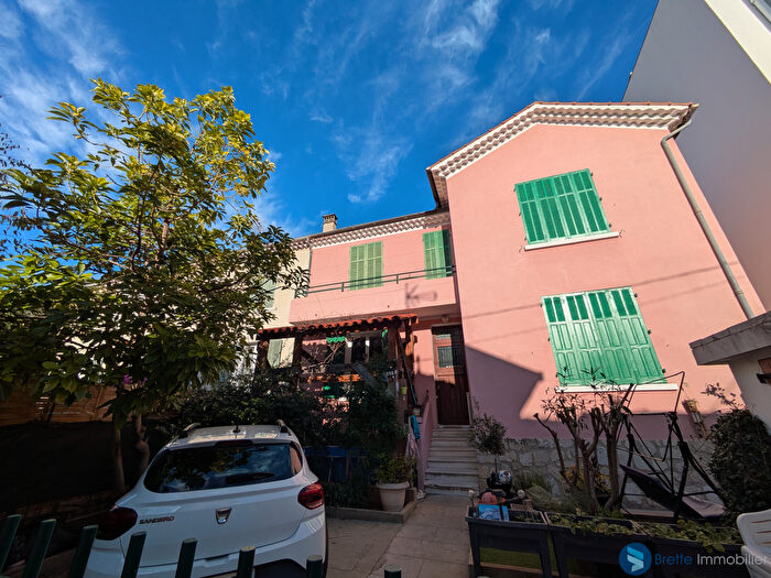 Maison à vendre - Toulon, Saint-Roch - 8 pièces - 6 chambres