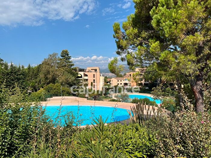 Appartement 2 pièces à vendre à Mougins, Centre-ville, Village, Tournamy, Le Val de Mougins