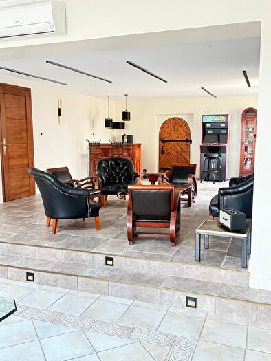 Reyrieux : Maison 9 pièces à vendre